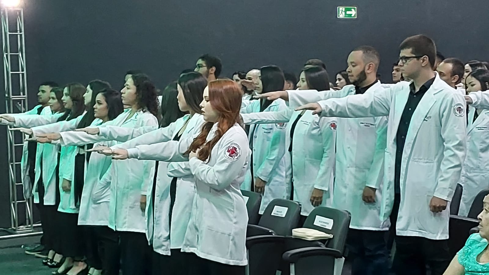Novos acadêmicos do curso de Medicina participam da cerimônia do jaleco